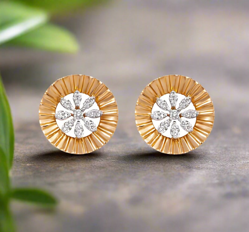 Royal Fleur 18kt Diamond Stud - EFIF Diamonds – EF-IF Diamond Jewellery